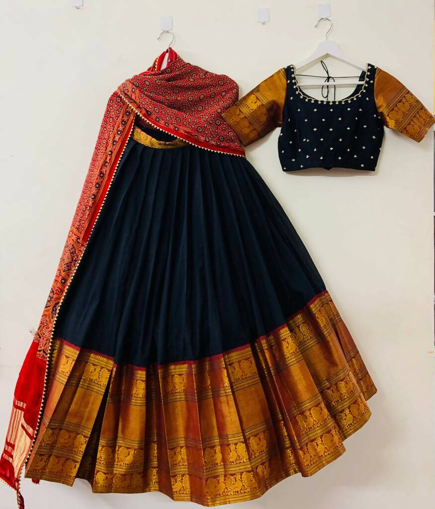 Black Narayanpet Lehenga – myRiti